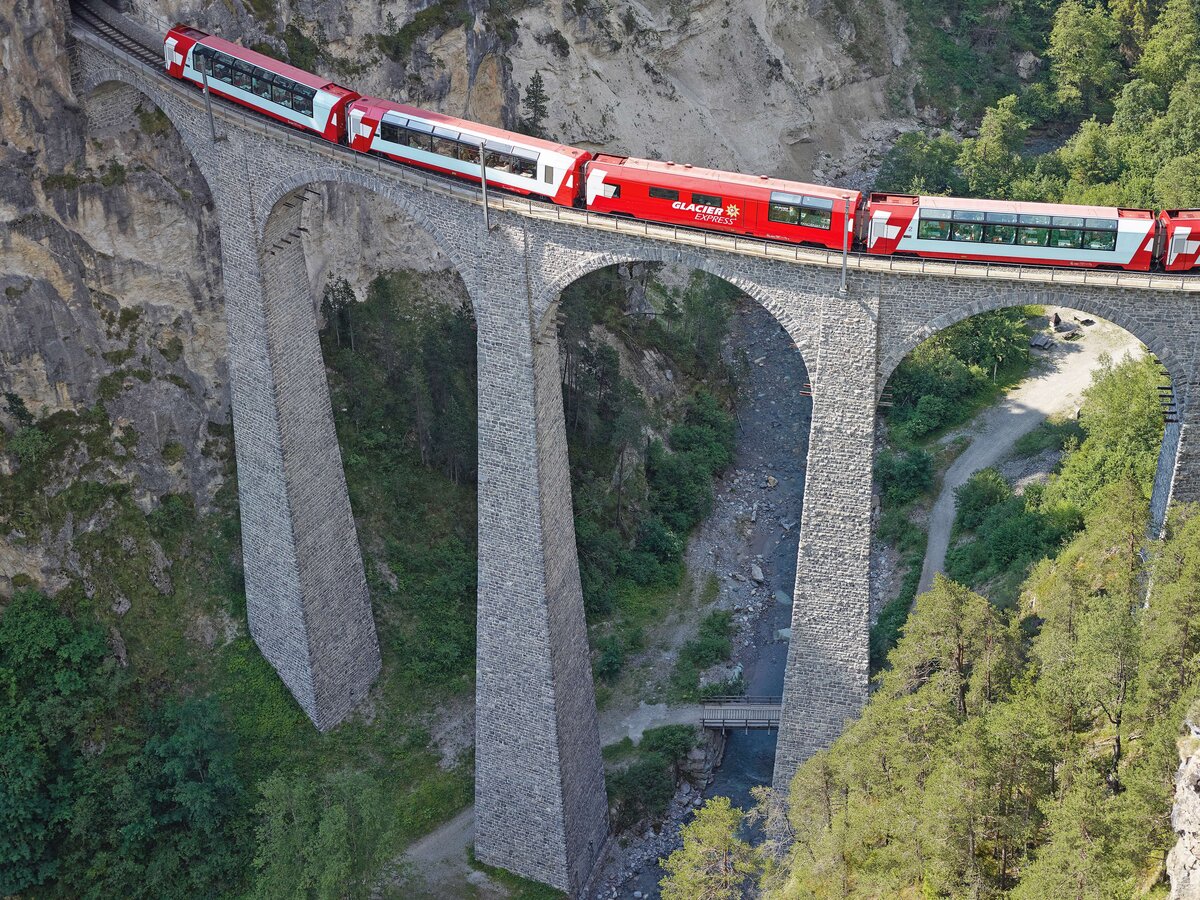 Glacier Express | railtour - the Swiss travel specialist